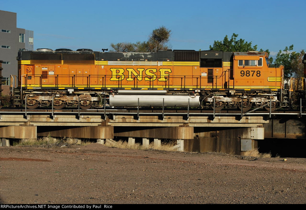 BNSF 9878